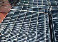 China Hot Dip Galvanized Press Lock Steel Grating For Prevent Slippery Drainage Catwalk for sale