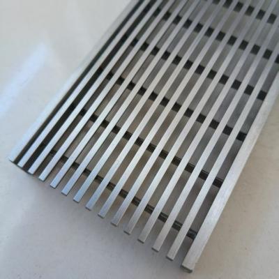 China 316L Stainless Steel Serrated Bar Grating with Saltwater Corrosion Protection and Customizable Size for Industrial Platforms for sale