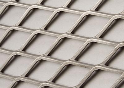 China Mild Steel Diamond Mesh Panels 4x8 Inch Hole Pattern with 2.5-30mm Thickness for Industrial Applications for sale