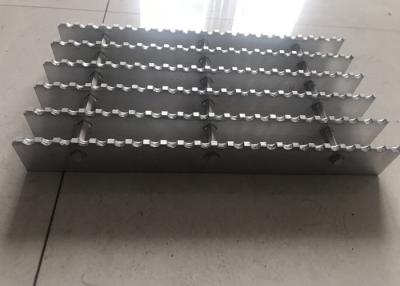 China Serrated Aluminum Grating 6063 T6 Material 25-65mm Thickness Custom Sizes for Roof Grille for sale