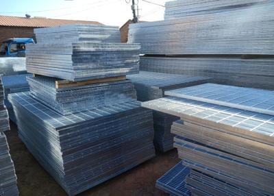 China Welded Galvanized Steel Grating for Outdoor Floor and Trench Painted Walkway 25x5mm for sale