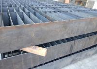China Custom Stainless Steel Trench Covers for Pedestrian Crossings - 30-60mm Bar Pitch, 20×3mm to 100×10mm Thickness for sale