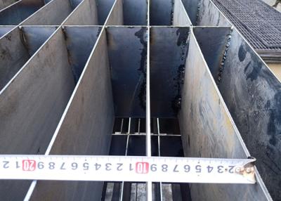 China Heavy Duty Press Locked Carbon Steel Bar Grating Shelving 300x8mm 95x550mm for sale