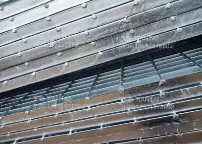 China Metal Grid Walkway Steel Grating Serrated Type for sale