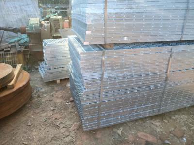 China Hot Dipped Galvanized Steel Grating G303/30/100 Industrial Flat Bar for Drainage for sale
