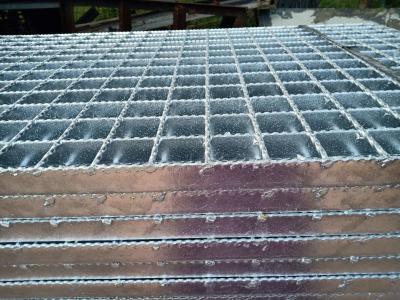 China Welding Galvanized G253/30/100 Serrated Steel Grating for sale