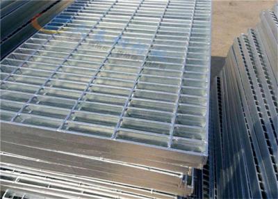 China Hot Dip Galvanized Steel Grating Industrial Walkway 25x5mm High Load Bearing Platform for sale
