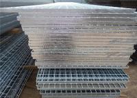 China Hot Dip Galvanized Steel Grating Platform 25x5mm Bearing Bar 30mm Pitch Anti Slip Walkway for sale