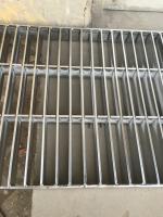 China Heavy Duty Galvanized Steel Trench Grating 1000x1000mm with 20-60mm Bearing Bars and International Standards for sale