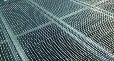 China Metal Building 32x5mm Q235 Galvanized Steel Grating for sale