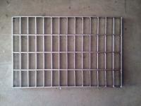 China Galvanized Steel Bar Grating 32x5mm 100mm Bearing Bar Spacing for Walkway for sale