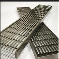 China Stainless Steel Trench Cover Plate 30mm Bearing Bar Pitch Heavy Duty Drain Grating for sale