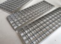 China Anti Slip Galvanized Steel Grating 30mm Bearing Bar Pitch for Port Terminal for sale