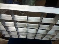 China Hot-DIP Galvanized Heavy Duty Steel Grating 30mm-100mm Bar Spacing for Industrial Walkways for sale