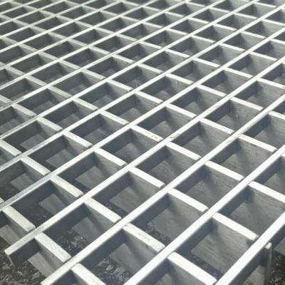 China Hot-DIP Galvanized Heavy Duty Steel Grating 30mm-100mm Bar Spacing for Industrial Walkways for sale