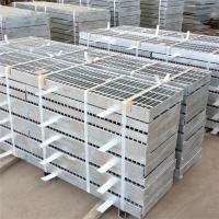 China Hot Dip Galvanized Steel Grating Flat Type 30mm 40mm Pitch for Industrial Flooring for sale