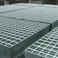 China Hot Dip Galvanized Steel Grating 300x230x40mm Platform Walkway Stair Treads for sale
