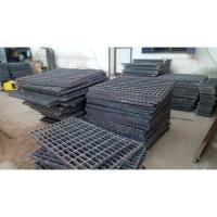 China Hot Dip Galvanized Steel Grating 300x230x40mm Platform Walkway Stair Treads for sale