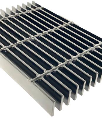 China Hot Dip Galvanized Steel Grating 300x230x40mm Platform Walkway Stair Treads for sale