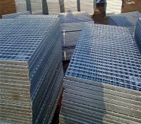 China Hot Dip Galvanized Steel Grating Serrated Walkway 25mm x 3mm for Safety Platform for sale