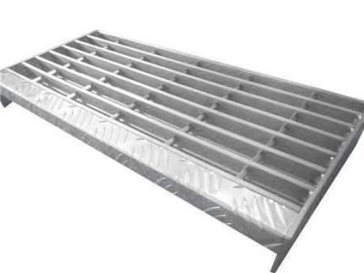 China Hot Dip Galvanized Steel Grating Treads Flooring Flat Bar 40mm Spacing 5mm Thick for sale