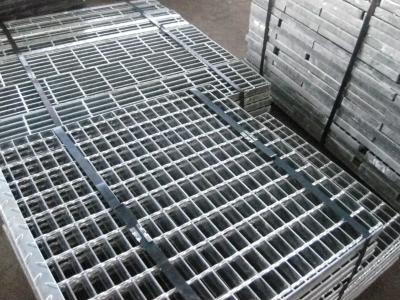 China Hot Dipped Galvanized Steel Grating 1x1m Weld Mesh Platform ASTM A123 Industrial Flooring for sale