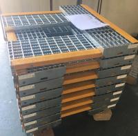 China Hot Dipped Galvanized Steel Grating 1x1m Weld Mesh Platform ASTM A123 Industrial Flooring for sale