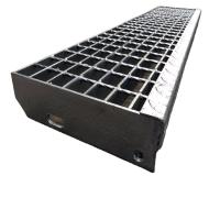 China ISO9001 Hot Dipped Galvanized Steel Stair Treads Grating for Catwalks - 15+ Year Service Life with Welded/Bolted Options for sale