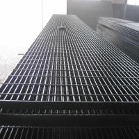China Plank Serrated Carbon Steel Bar Grating 32x5mm Black Paint Surface Treatment for sale