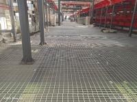 China Galvanized Steel Bar Grating Walkway 25x5mm Bearing Bar Industrial Flooring for sale
