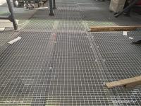 China Galvanized Steel Bar Grating Walkway 25x5mm Bearing Bar Industrial Flooring for sale