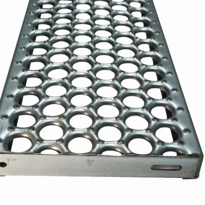 China Pre Galvanized Steel Safety Diamond Grip Stair Tread 4m Length High Load Capacity for sale