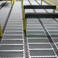 China Heavy Duty Walkway Perf O Grip Grating Width 1000mm for sale