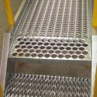 China 5.0mm Thickness PERF O-GRIP Metal Safety Grating Stair Tread with 1000mm Width and Anti-Slip Surface for sale