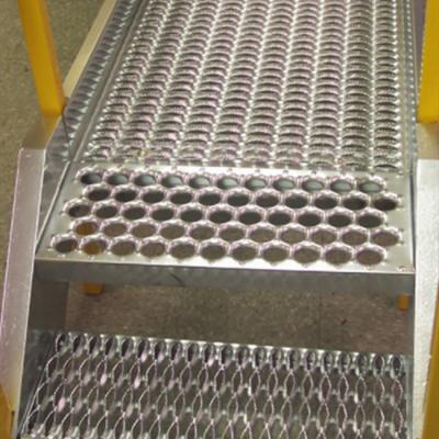 China 5.0mm Thickness PERF O-GRIP Metal Safety Grating Stair Tread with 1000mm Width and Anti-Slip Surface for sale