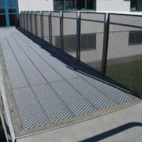 China Stacked Small Hole Traction Grip Safety Grating 2.0-5.0mm Thickness 6000mm Length Industrial Flooring for sale