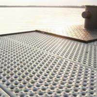 China Stacked Small Hole Traction Grip Safety Grating 2.0-5.0mm Thickness 6000mm Length Industrial Flooring for sale