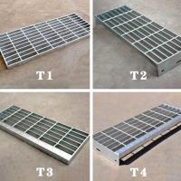 China Serrated Anti Slip Welding Bar Grating Stair Treads 600-1200mm Width with 240-305mm Depth for sale