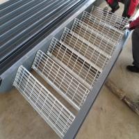China Serrated Anti Slip Welding Bar Grating Stair Treads 600-1200mm Width with 240-305mm Depth for sale