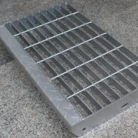 China Stainless Hot Dip Galvanized Welded Bar Grating With Checker Nosing for sale