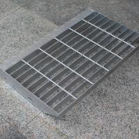 China Stainless Hot Dip Galvanized Welded Bar Grating With Checker Nosing for sale