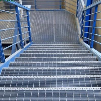 China Screw Fixation Stainless 25x5 Bar Grating Treads For Industrial Steps for sale