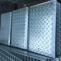 China Anti Slip Checker Pattern Compound Steel Bar Grating 25x5mm Hot Dip Galvanized for sale