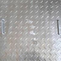 China Anti Slip Checker Pattern Compound Steel Bar Grating 25x5mm Hot Dip Galvanized for sale