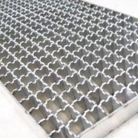 China 2mm Thickness Hot Dip Galvanized Serrated Steel Grating For Floor for sale