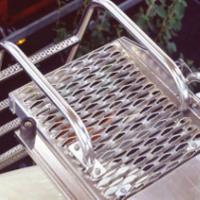 China 40MM Anti-Slip Aluminum Grip Strut Grating with Diamond Pattern for Stair Treads and Industrial Walkways for sale