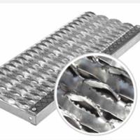 China Aluminum Steel Diamond Grip Grating Grip Strut Walkway 35 Percent Open Area Serrated for sale