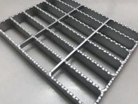 China Q235 Anti Slip Serrated Press Locked Steel Bar Grating 25x5mm Bearing Bar 30mm Spacing for sale