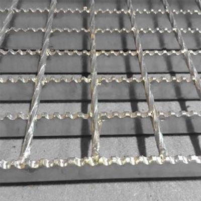 China Hot Dipped Galvanized Serrated Steel Grating Q235 Flat Bar 32x5mm Walkway Platform for sale