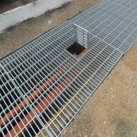 China Hot Dip Galvanized Serrated Carbon Steel Bar Grating 25x5mm for Drainage Covers for sale